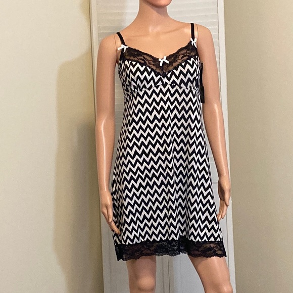 Marilyn Monroe | Intimates & Sleepwear | Nwt Marilyn Monroe Womens Size ...